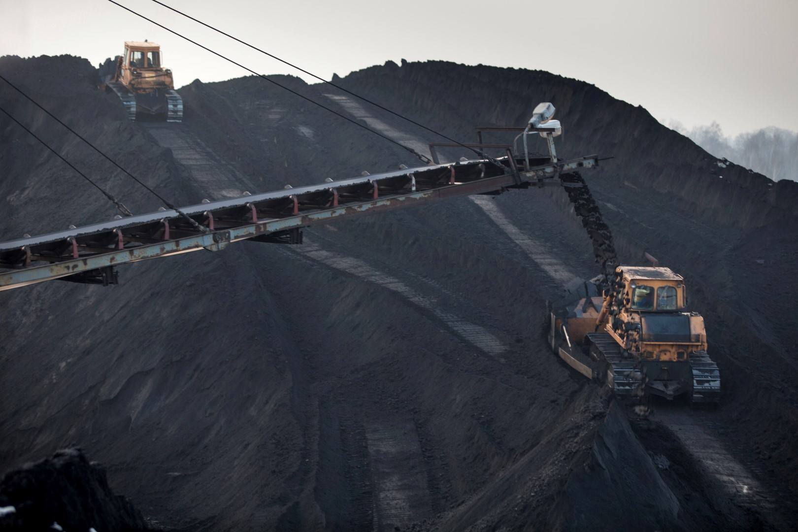 Zimbabwe’s Hwange to sell 50,000 tons of coal to South Africa - Moneyweb