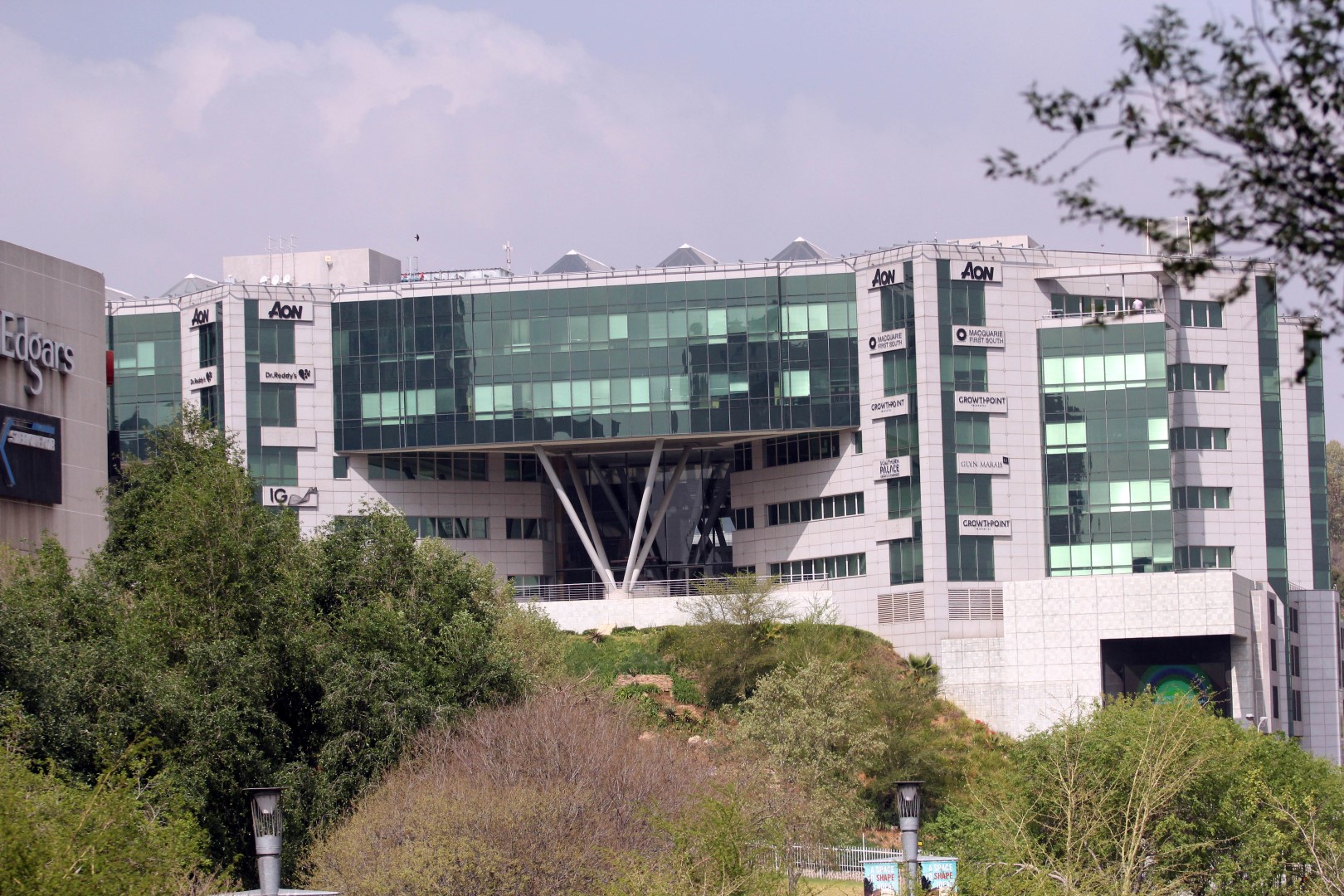 Investec property stalwart Sam Hackner passes away - Moneyweb