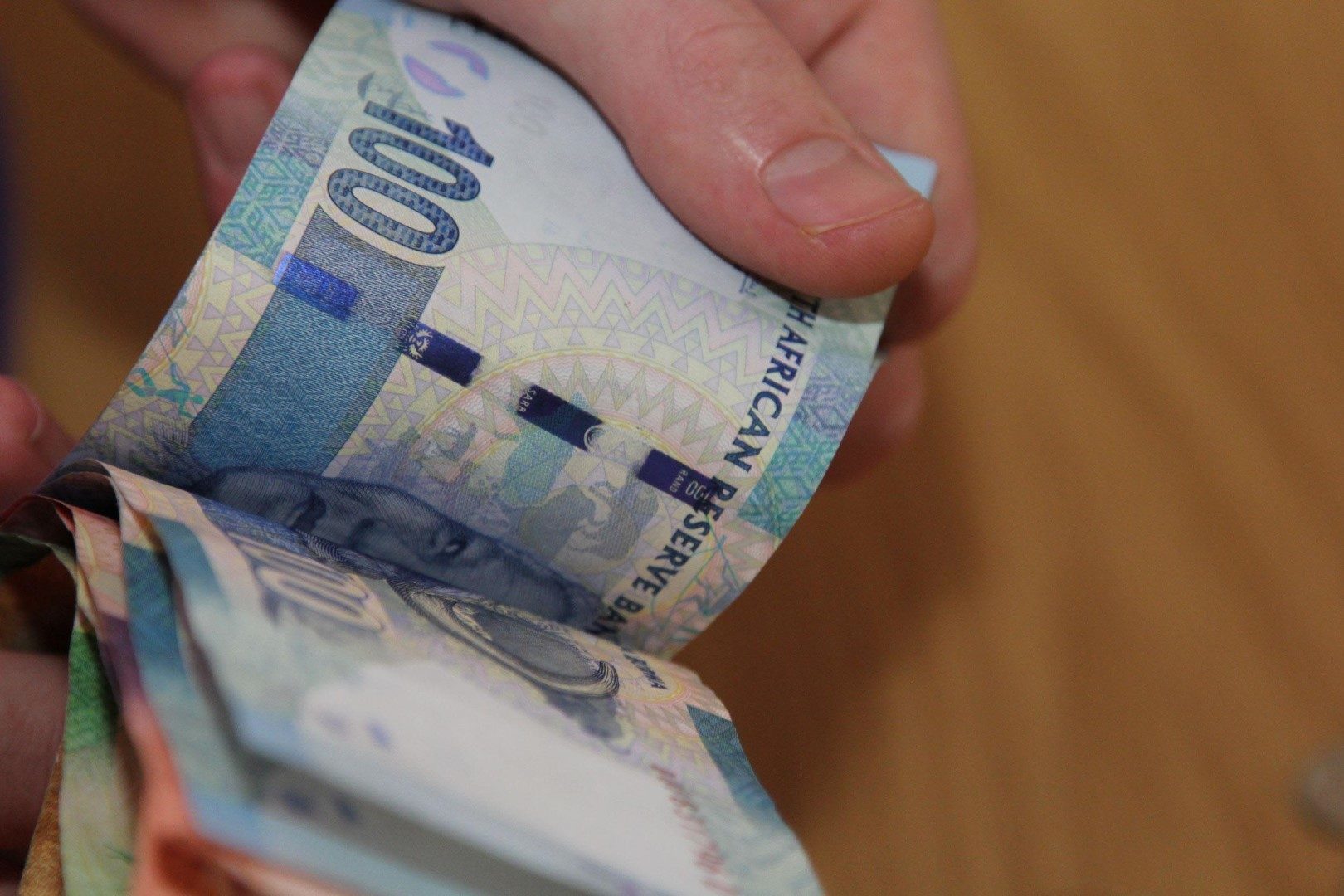 The benefits of paying an extra R100 on your bond - Moneyweb