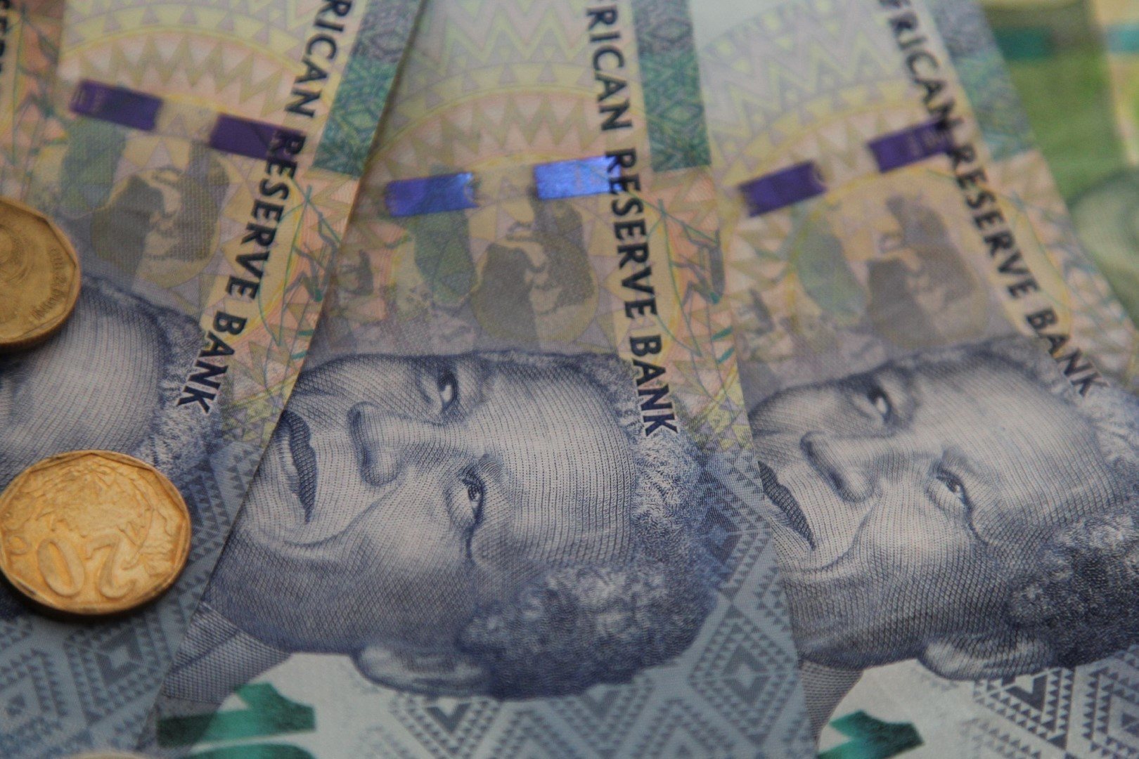 Rand gains, but SA and Chinese economies pose risks - Moneyweb