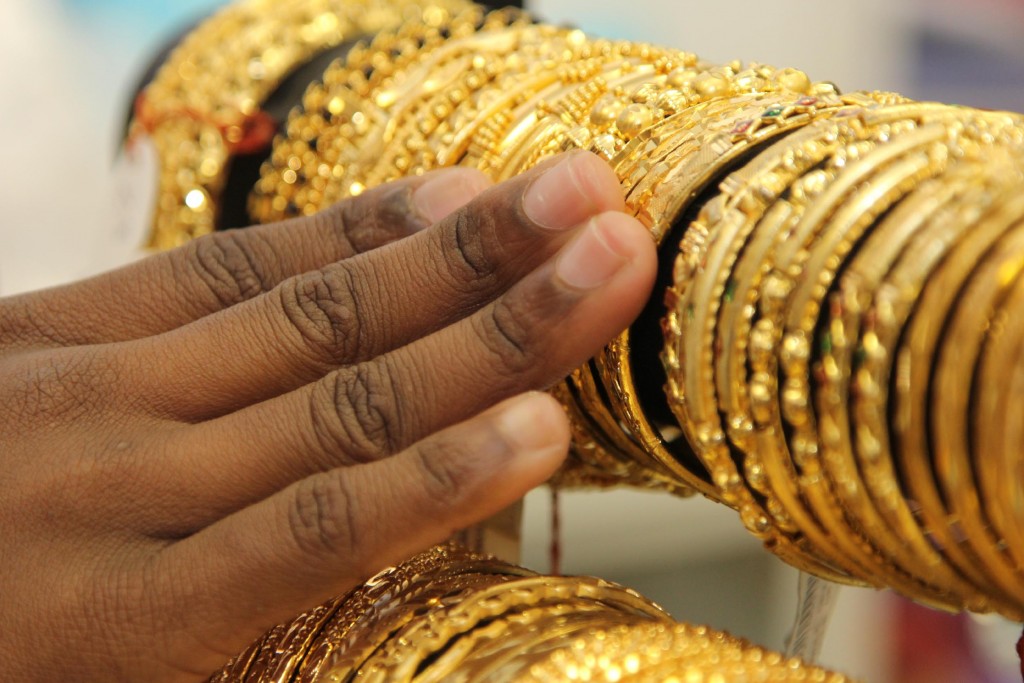 Gold powers into bull market in defiance of rebound in shares - Moneyweb