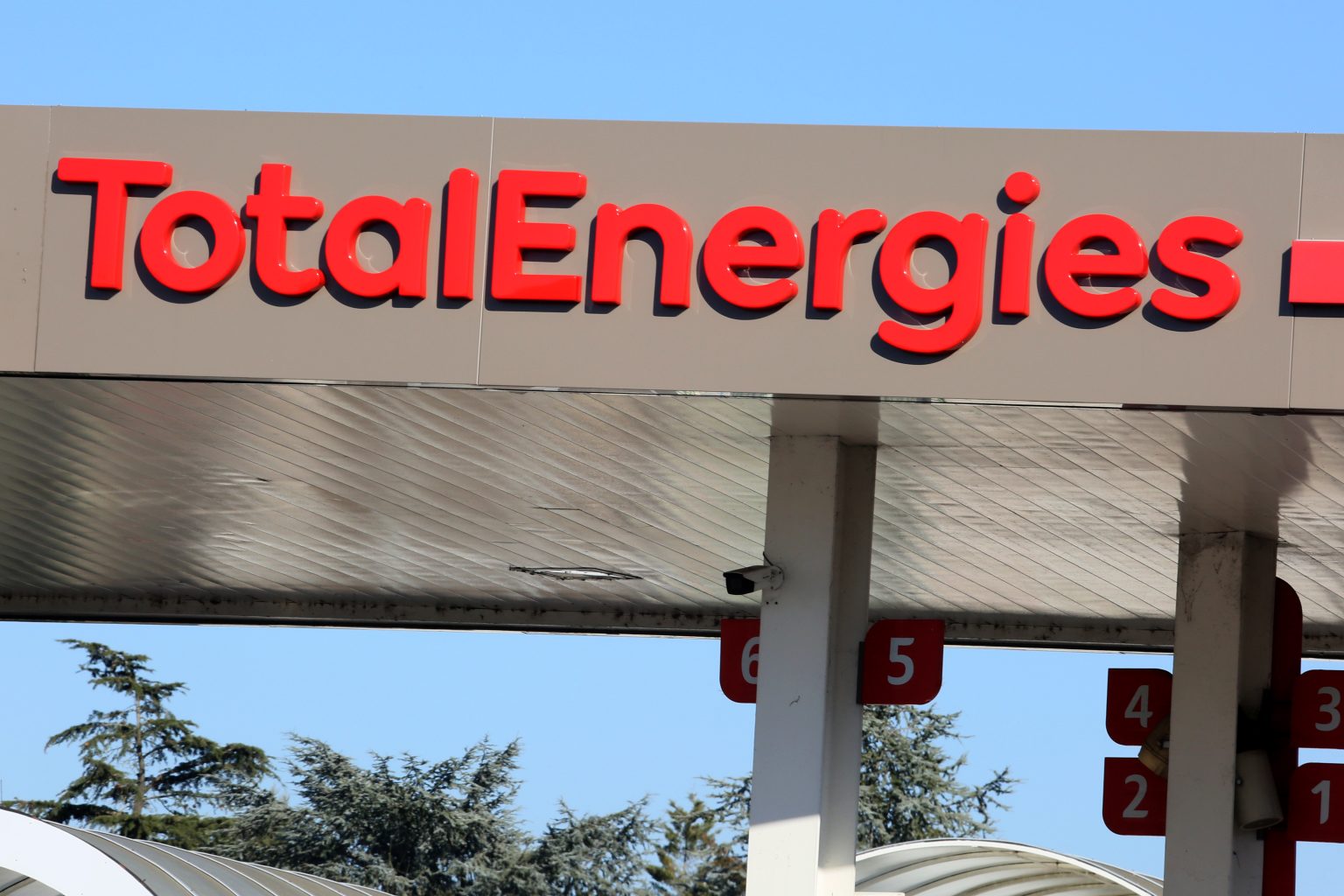 UK cancels $1bn support for Total’s Mozambique LNG project - Moneyweb