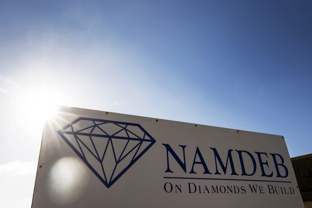 De Beers’ Namibia diamond venture boosts output - Moneyweb