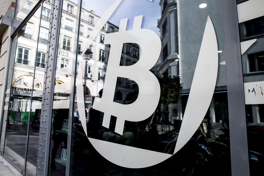 Bitcoin sinks nearer to $3 000 level as December losses mount - Moneyweb