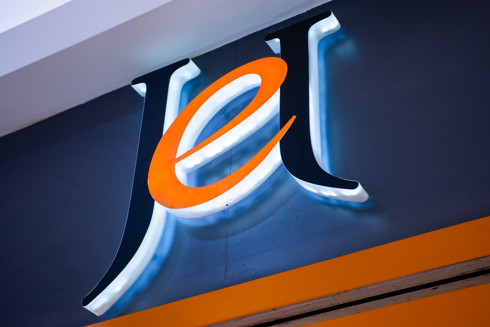 TFG concludes agreement to buy Jet stores - Moneyweb