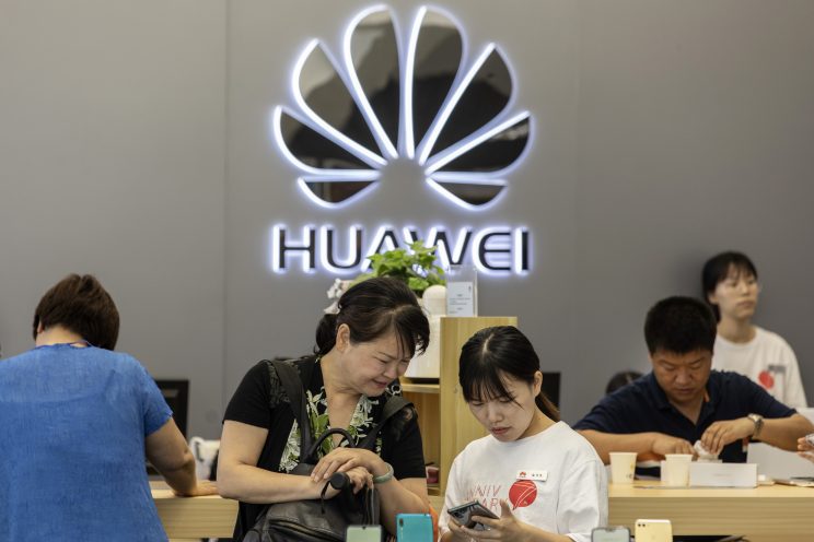Huawei rewards staff for accelerating revenue despite a US ban - Moneyweb