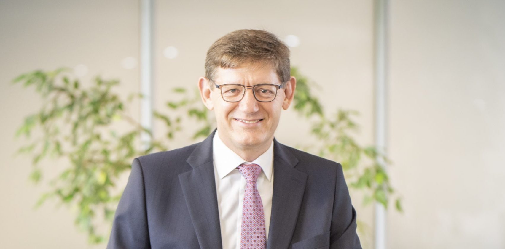 Absa’s Arrie Rautenbach to take early retirement - Moneyweb