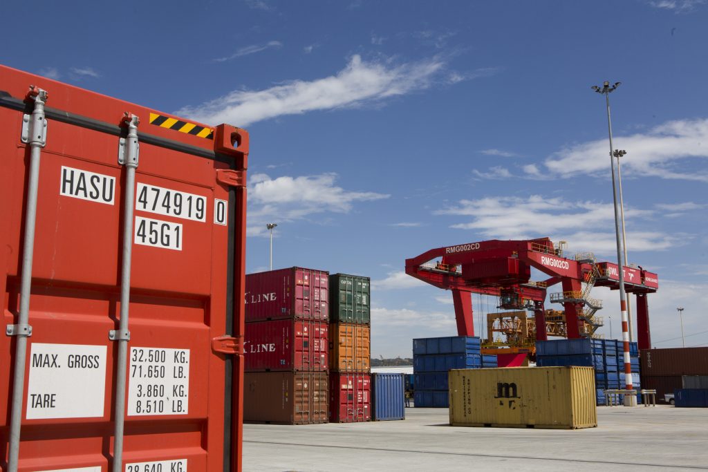 Transnet halts Durban port berths project over tender probe - Moneyweb