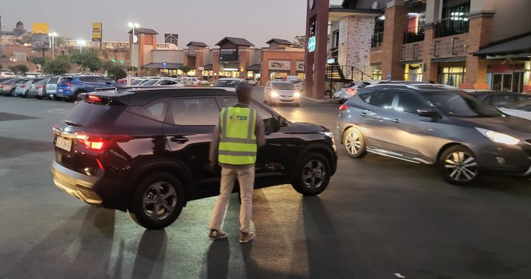 Car guards: Barriers to entry leave them hungry - Moneyweb