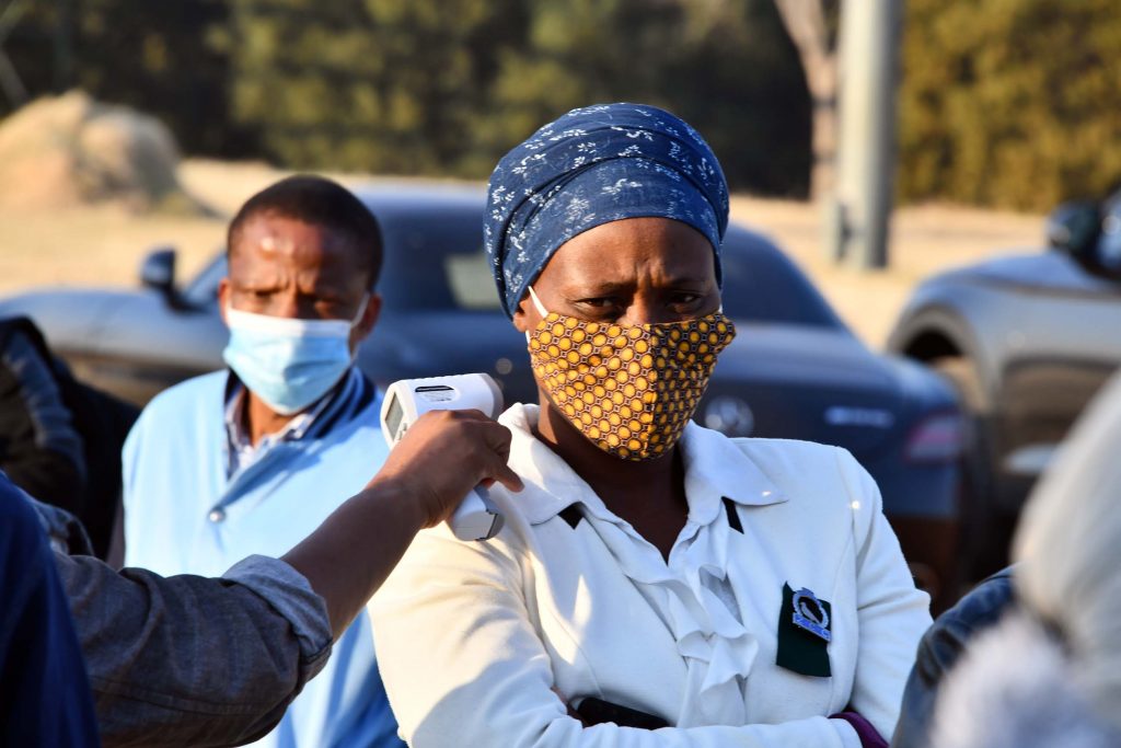 Coronavirus: Using crowd simulation to encourage social distancing ...