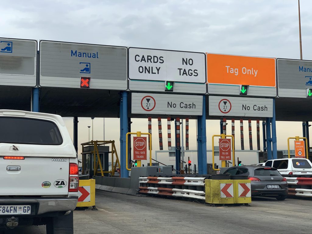 Die son sak oor e-tol - Moneyweb