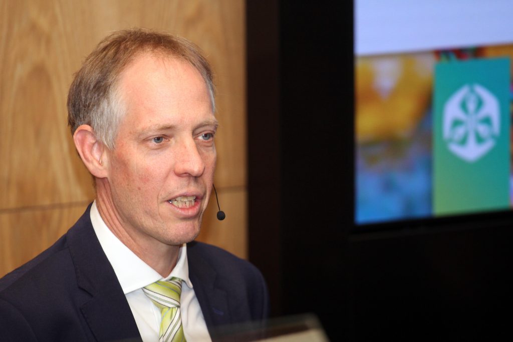 Top insurance chief to head back to school after Old Mutual exit - Moneyweb