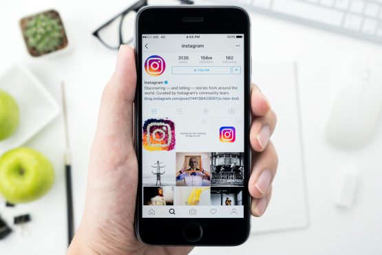 Instagram backpedals on horizontal scrolling after user outrage - Moneyweb