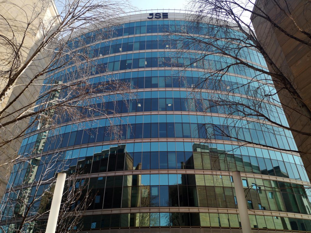 Is the ‘shrinking’ JSE a sign of a sinking ship? - Moneyweb