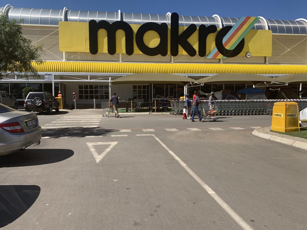 Makro workers drop union for wage offer - Moneyweb