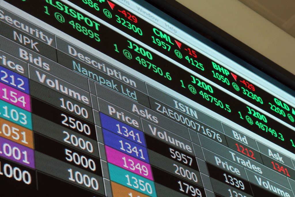 SA stocks climb - Moneyweb