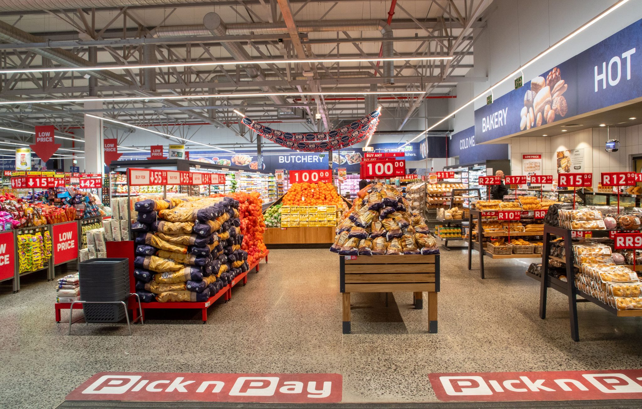 Pick n Pay plans R4bn rights issue, listing of discounter Boxer - Moneyweb