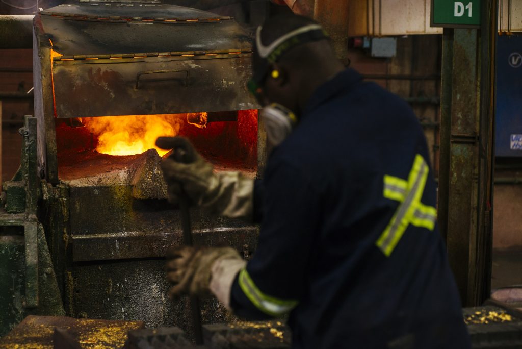 Rand Refinery shuts smelter, reduces gold refining - Moneyweb