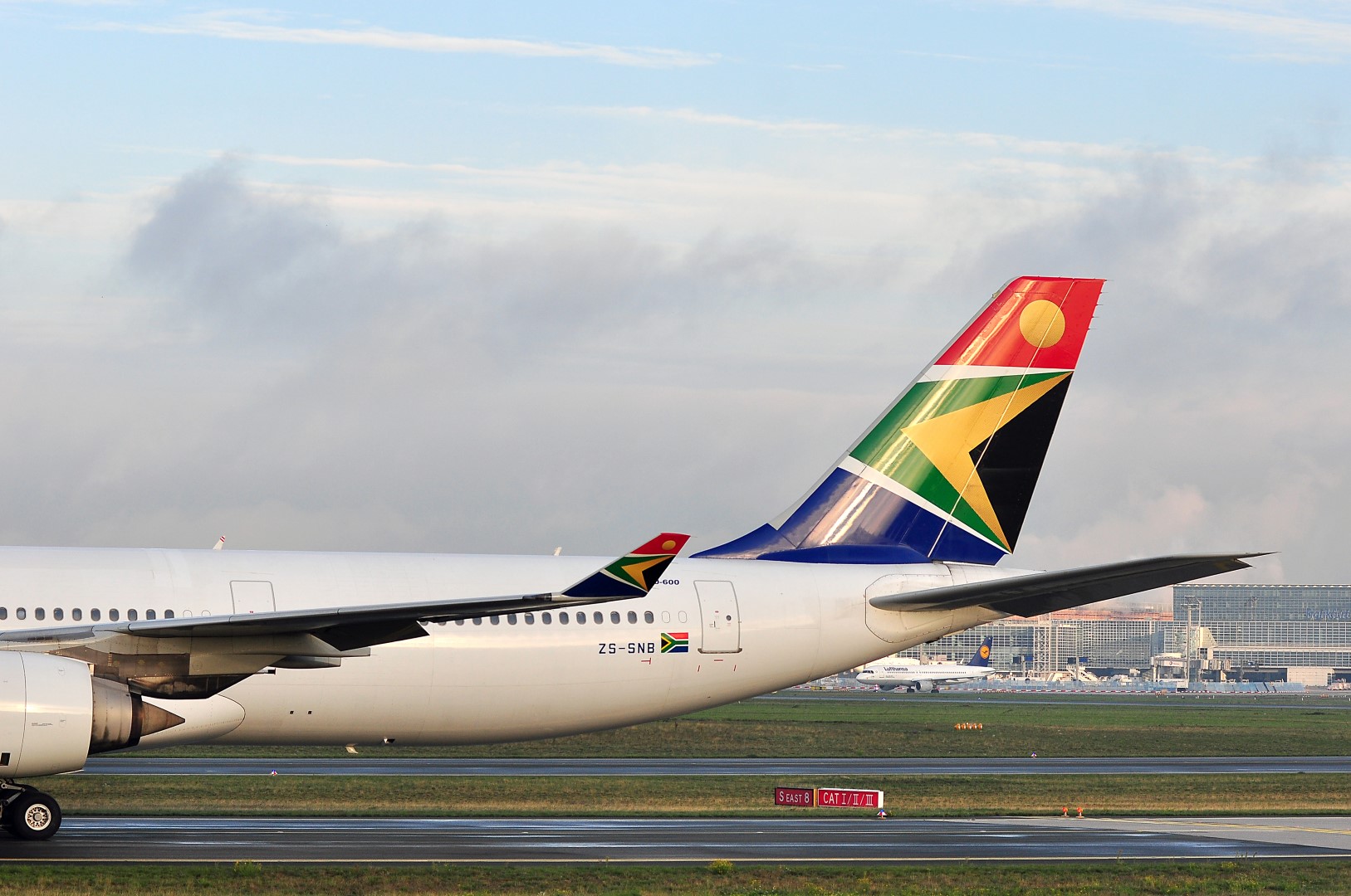 SAA domestic flight cuts don’t go far enough - Moneyweb