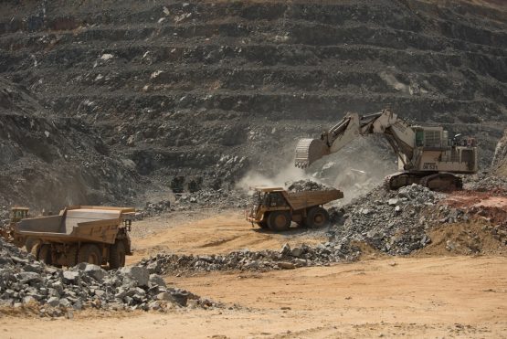 Tharisa has right to all of $4.2bn Zimbabwe platinum mine - Moneyweb