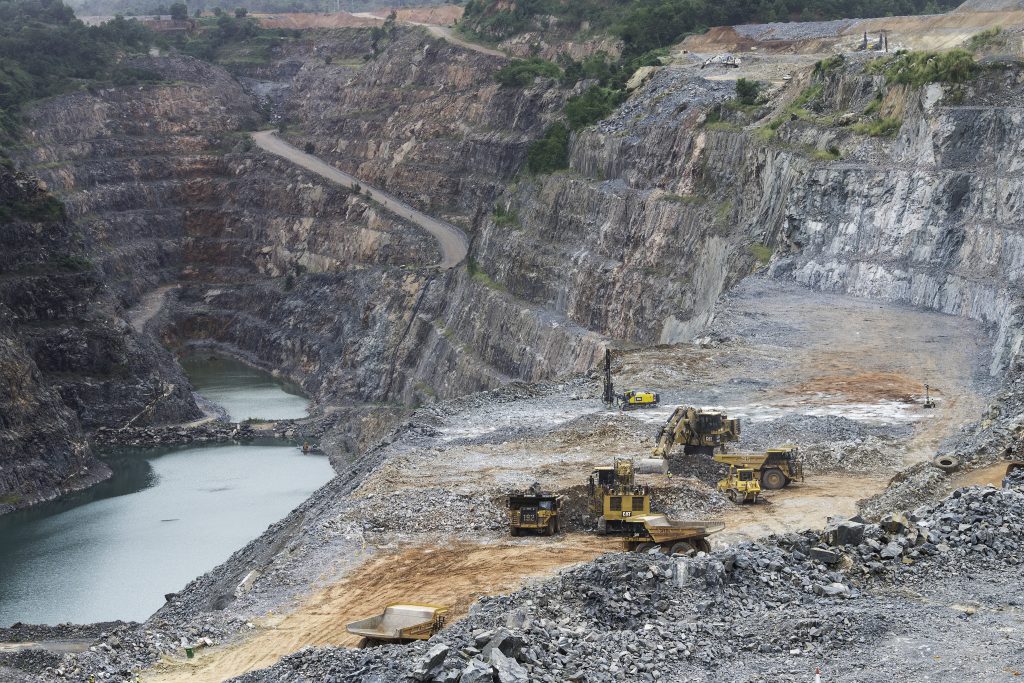 Gold Fields returns to profit as it extends life of Ghana mine - Moneyweb