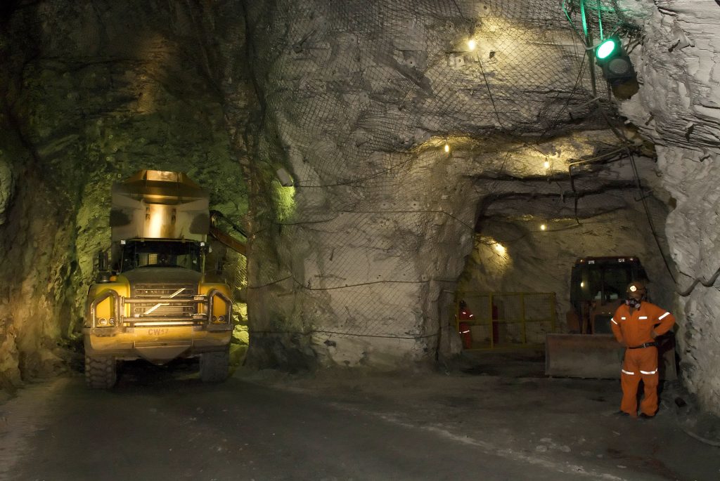 Zimbabwe in ‘advanced’ talks with investor over 6 ton gold mine - Moneyweb