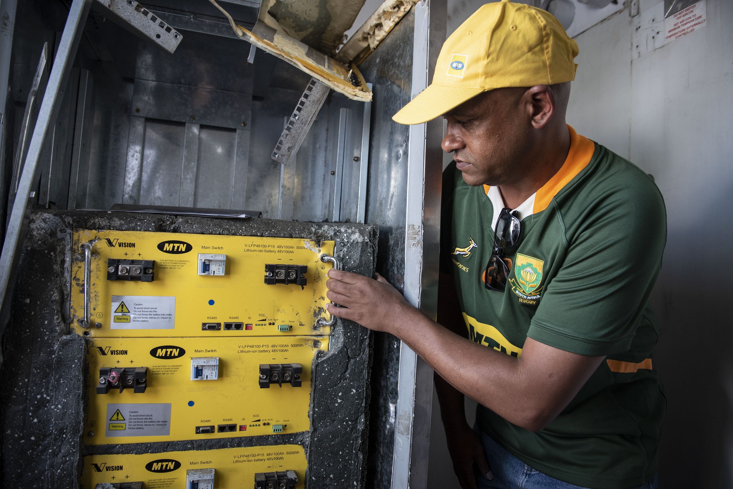 MTN battens down the hatches against power cuts and vandalism with R1 ...