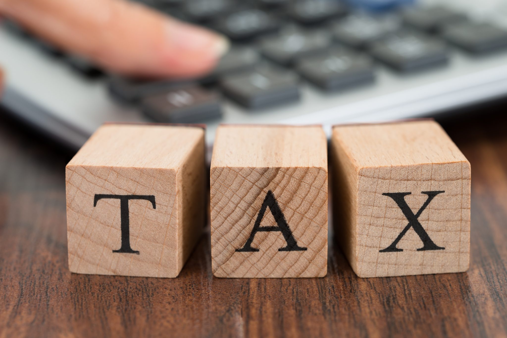 How are lump sums taxed at retirement? - Moneyweb