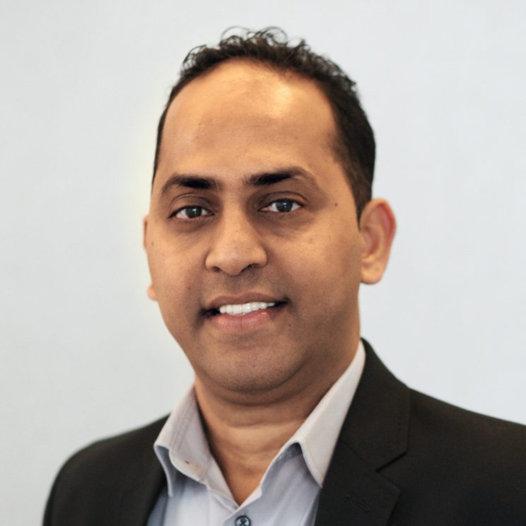 SBG boss Sim Tshabalala to serve as interim Standard Bank SA CEO - Moneyweb