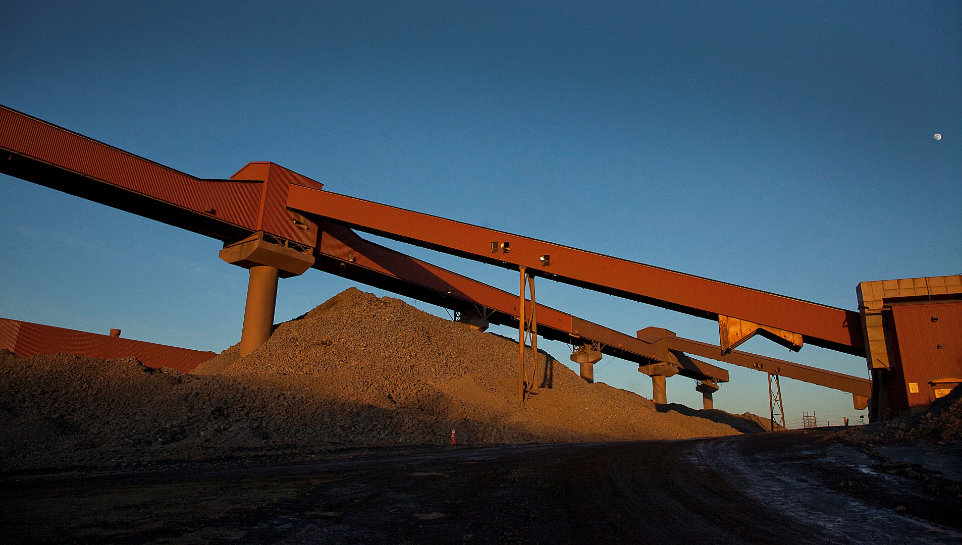 Rock fall at Impala Platinum mine kills one - Moneyweb