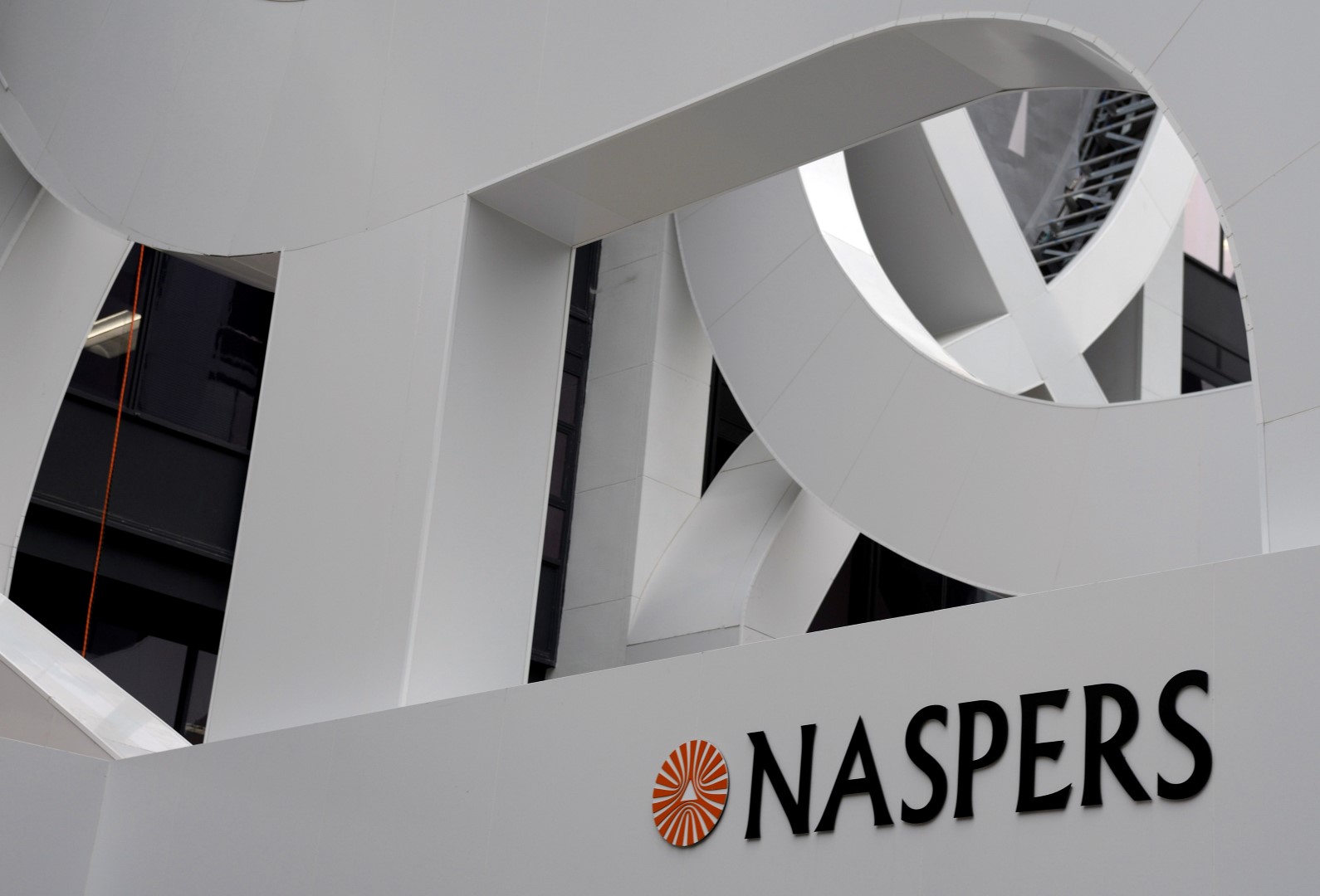 Naspers working to reduce exposure to JSE - Moneyweb