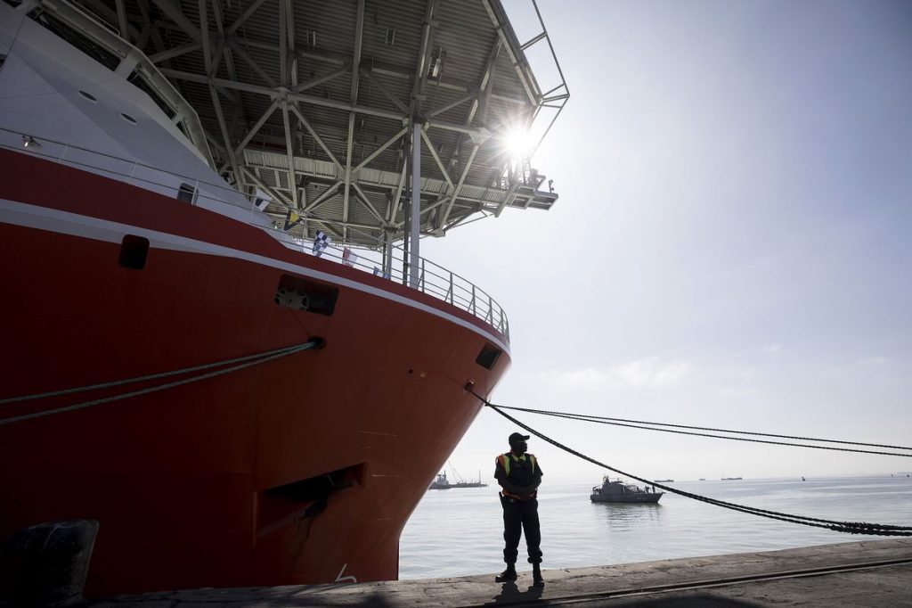 De Beers hoovers up its best diamonds from the African seabed - Moneyweb