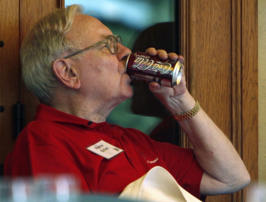 The price for lunch with Warren Buffett: $3.3 million - Moneyweb