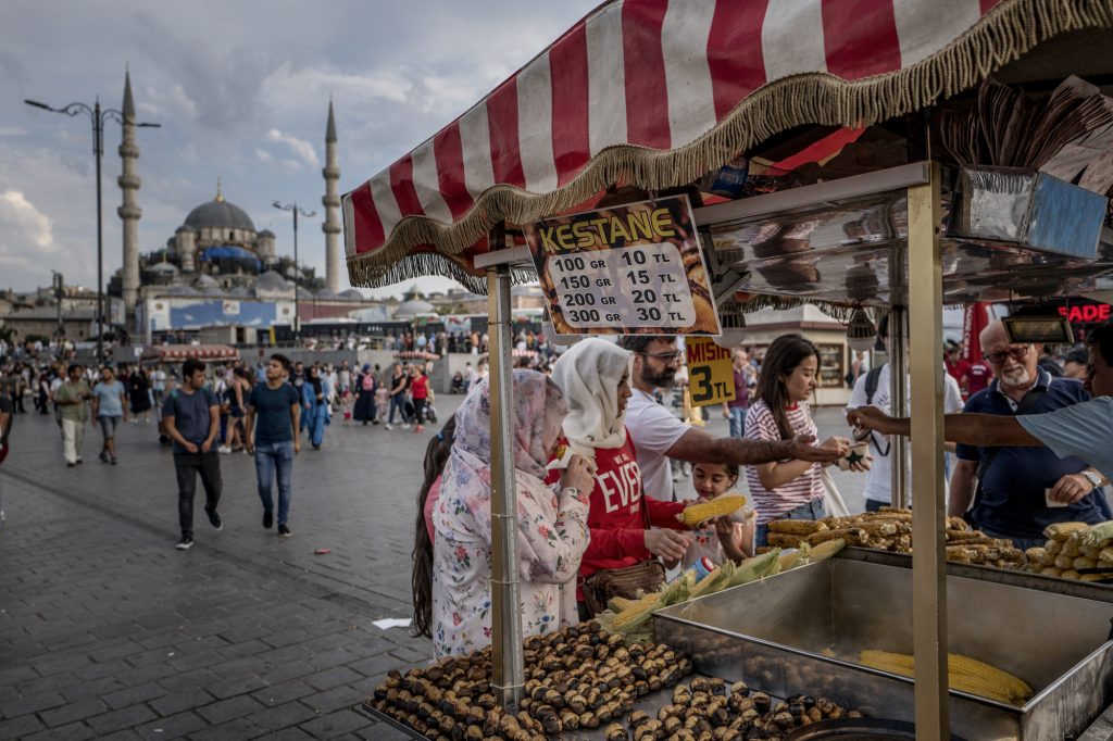 Emerging markets maintain losses after Argentina, Turkey moves - Moneyweb