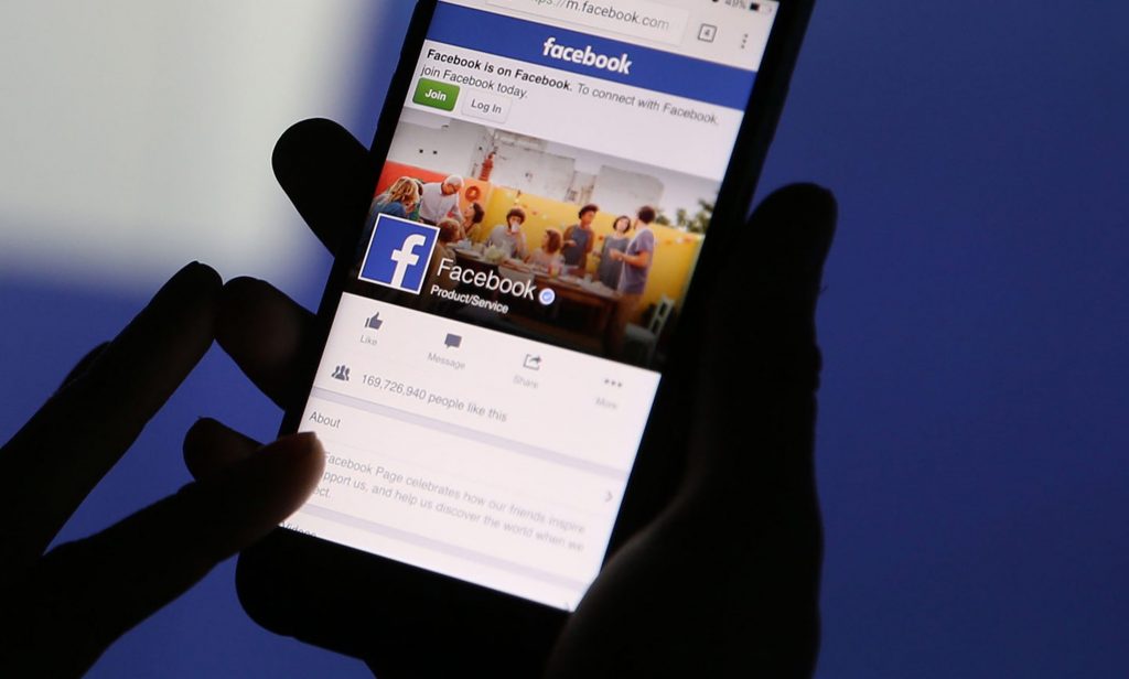 Facebook may be told to censor users’ hateful posts globally - Moneyweb