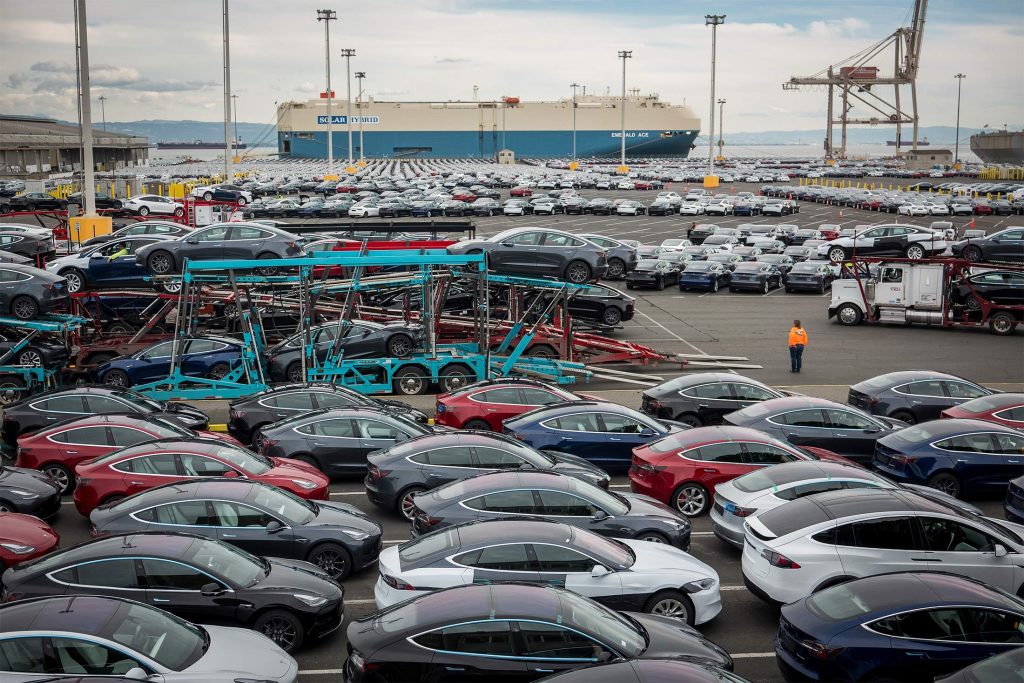 Tesla rushes Model 3s to China before trade-war truce expires - Moneyweb