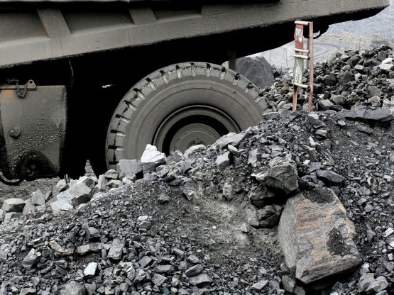 Iron ore heads to $80 amid ‘loss in confidence’ as slump extends - Moneyweb