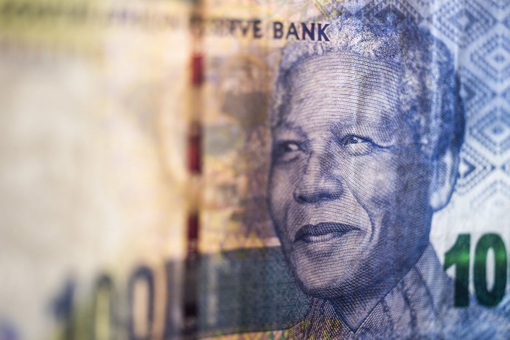 Rand hands back early gains to end flat - Moneyweb