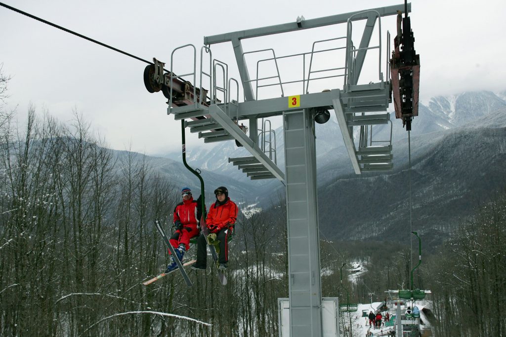 A future without snow? French ski resorts adapt to warming climate ...