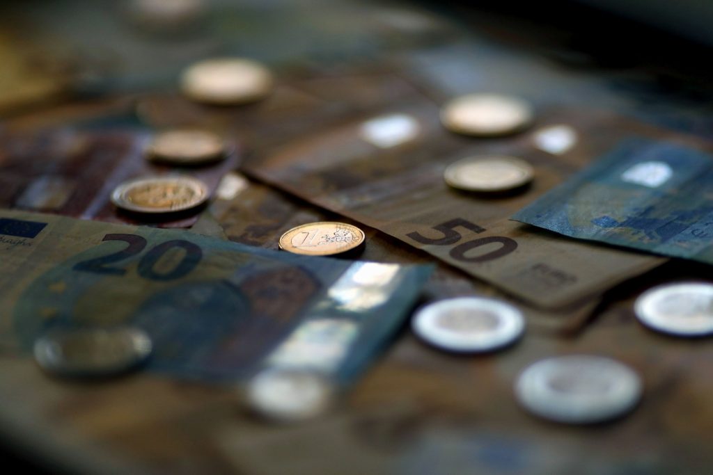 Two decades after euro, billions in old cash is being hoarded - Moneyweb