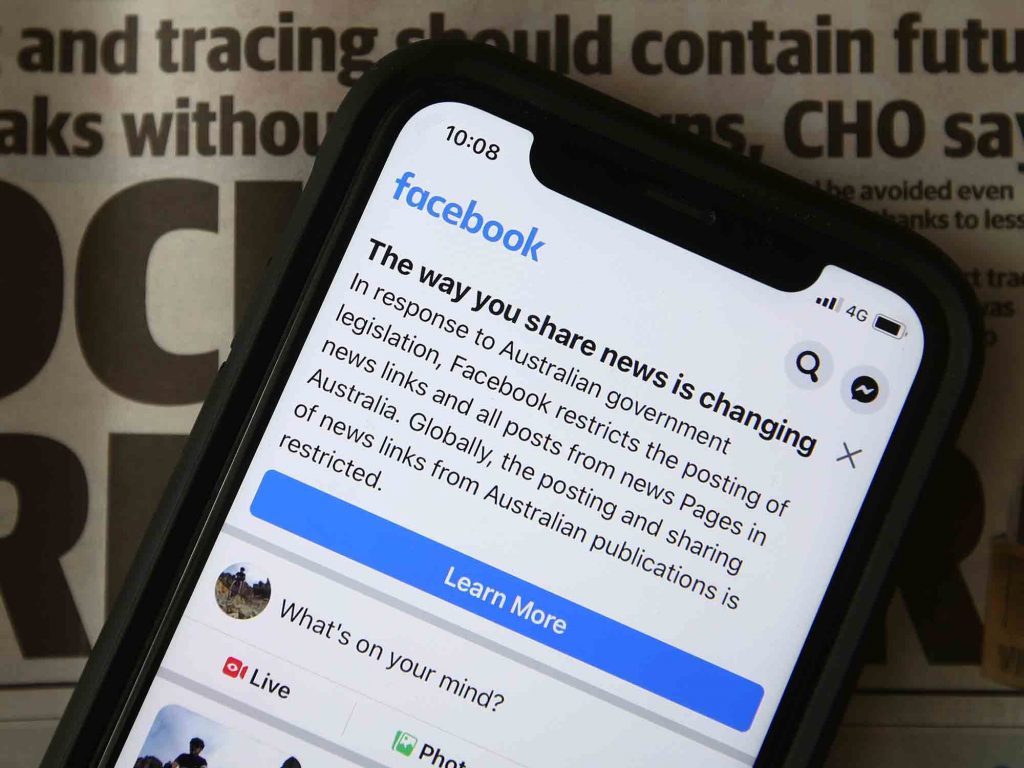 Facebook blocks news in Australia in warning for the world - Moneyweb