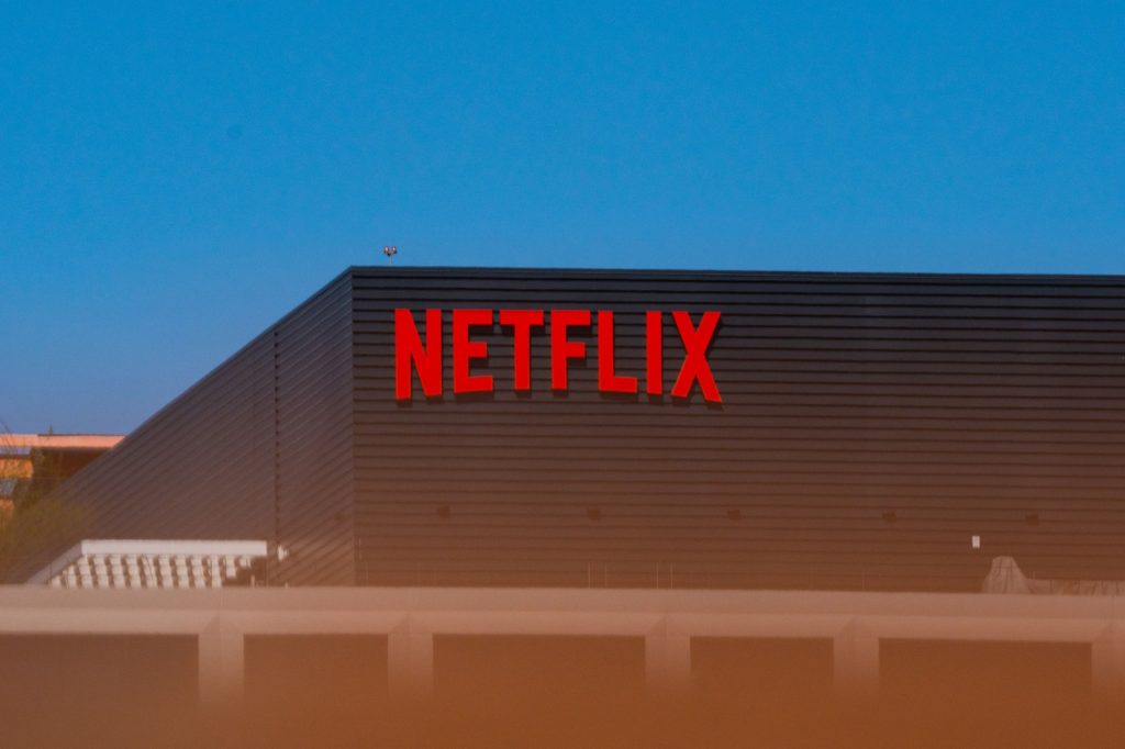 Netflix plunges after pandemic boom shudders to near-halt - Moneyweb