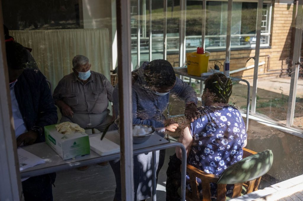 Inequality legacy haunts SA’s vaccine rollout plan - Moneyweb