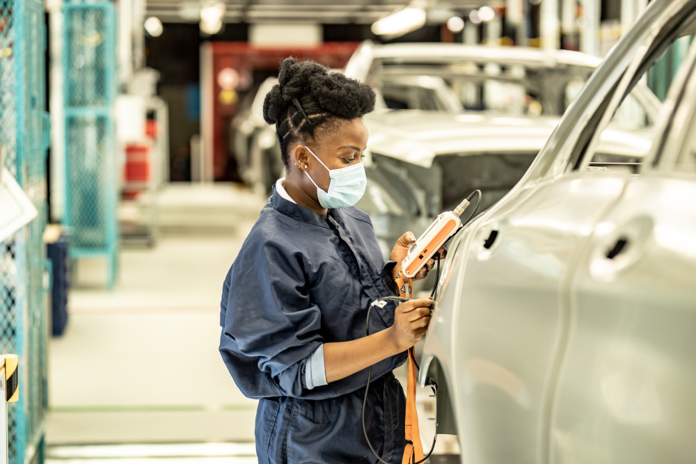 Mercedes-Benz boosts investment in C-Class production in SA to R13bn ...