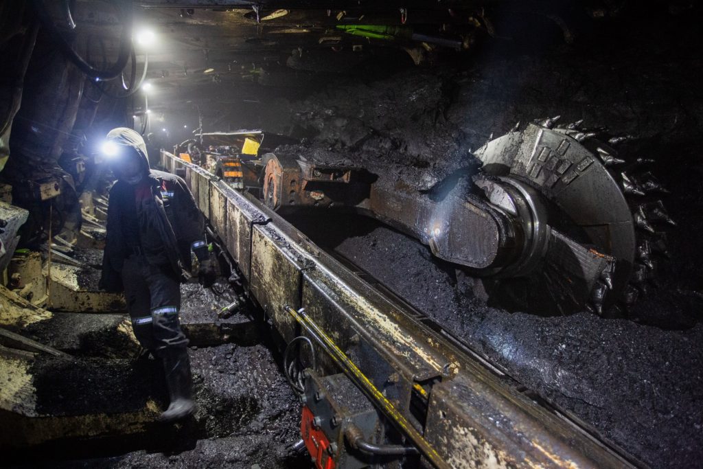 Wat is die impak van die Mynbou Mafia op SA se mynbousektor? - Moneyweb