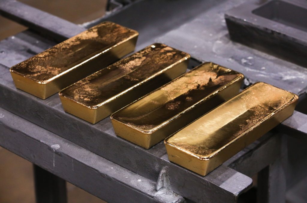 Gold, oil soar on Russia-Ukraine conflict - Moneyweb