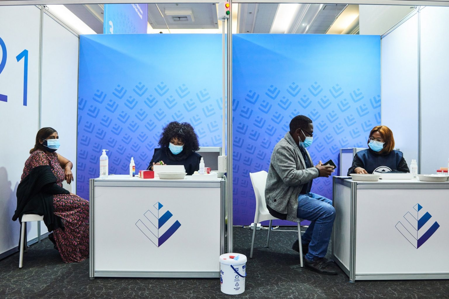 South Africa starts weekend vaccinations in Gauteng - Moneyweb
