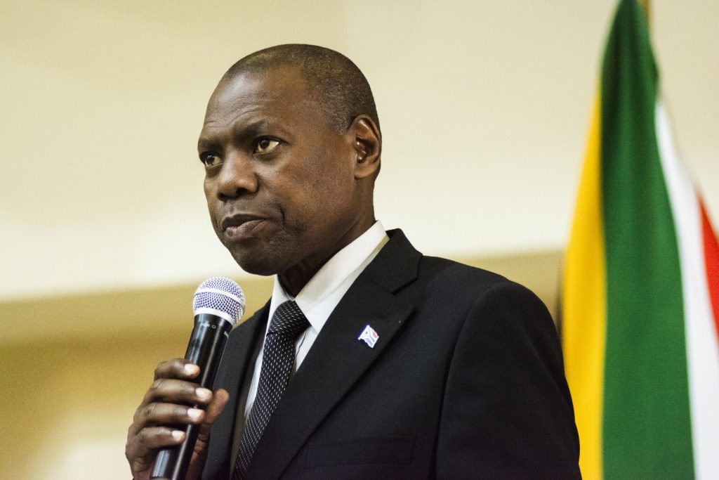 Zweli Mkhize challenges corruption findings - Moneyweb