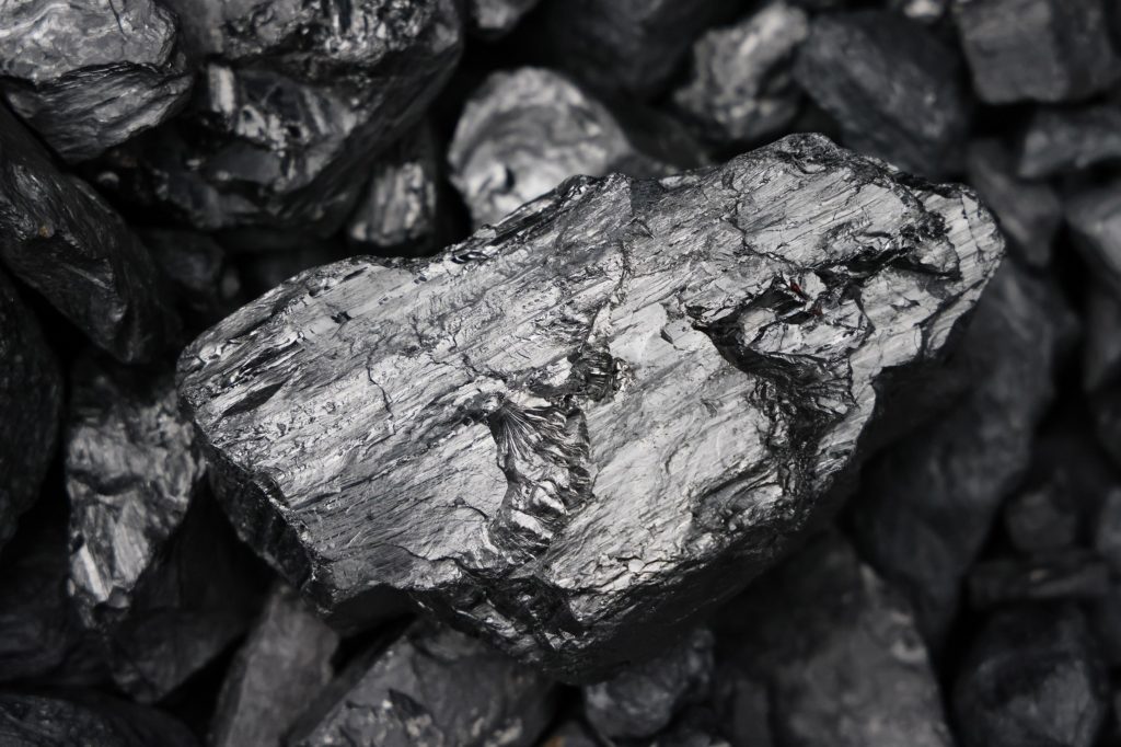 Zimbabwe’s power utility to finish new coal-fired units in 2022 - Moneyweb