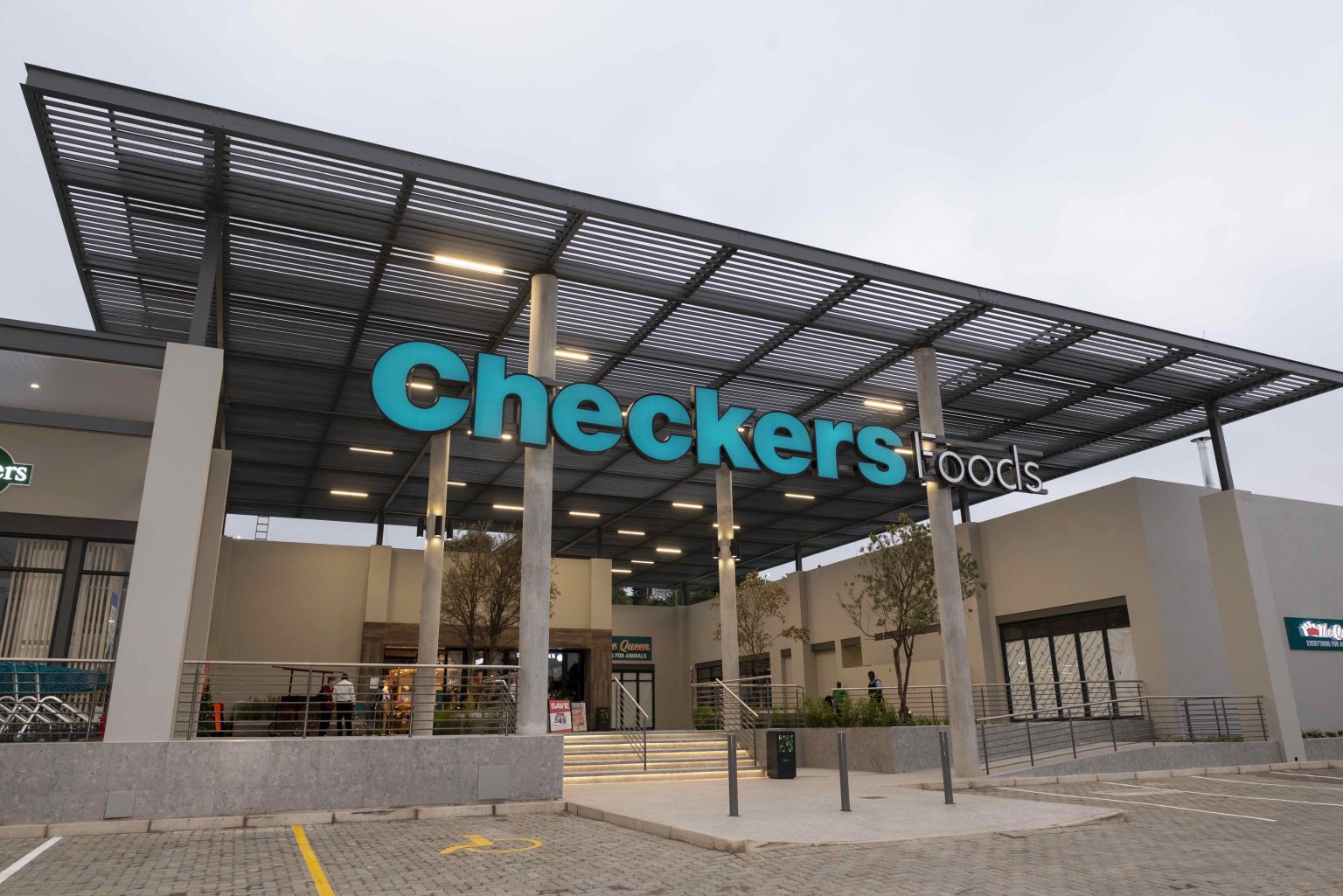 Checkers challenges Woolies head-on in convenience space - Moneyweb